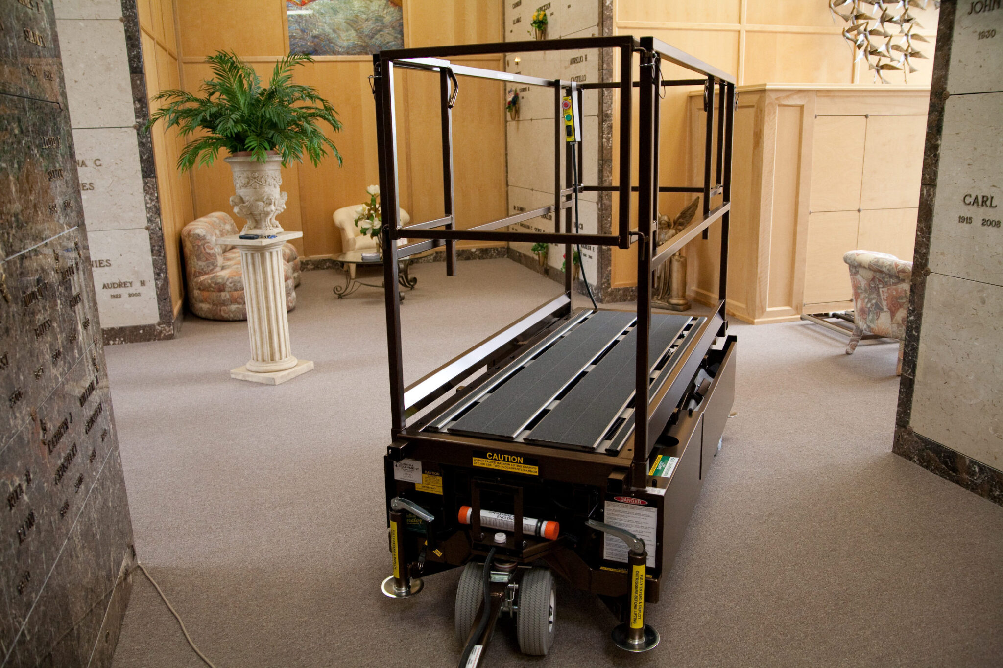 Low Boy Mausoleum Lift - Holland Supply